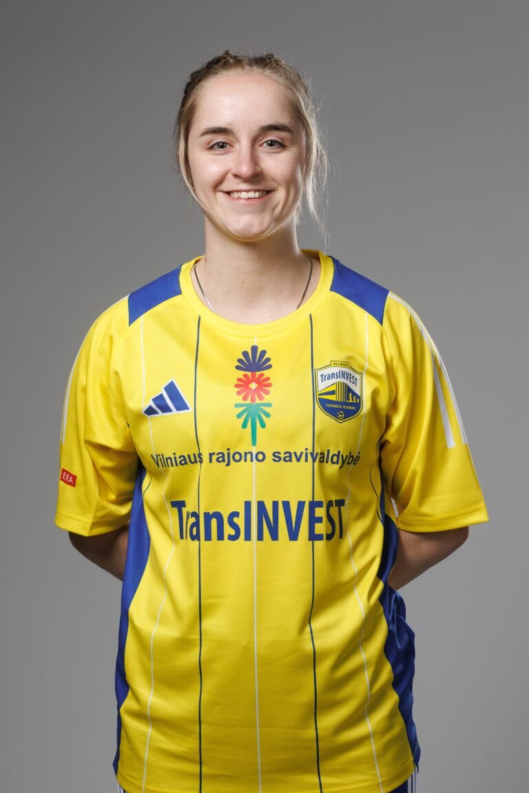 Moterų komanda – Oficiali FK Transinvest svetainė